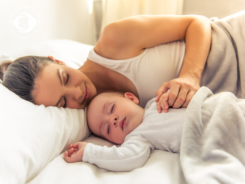 Co-Sleeping Benefits - Sleeping Arrangements with Baby | All about Co ...